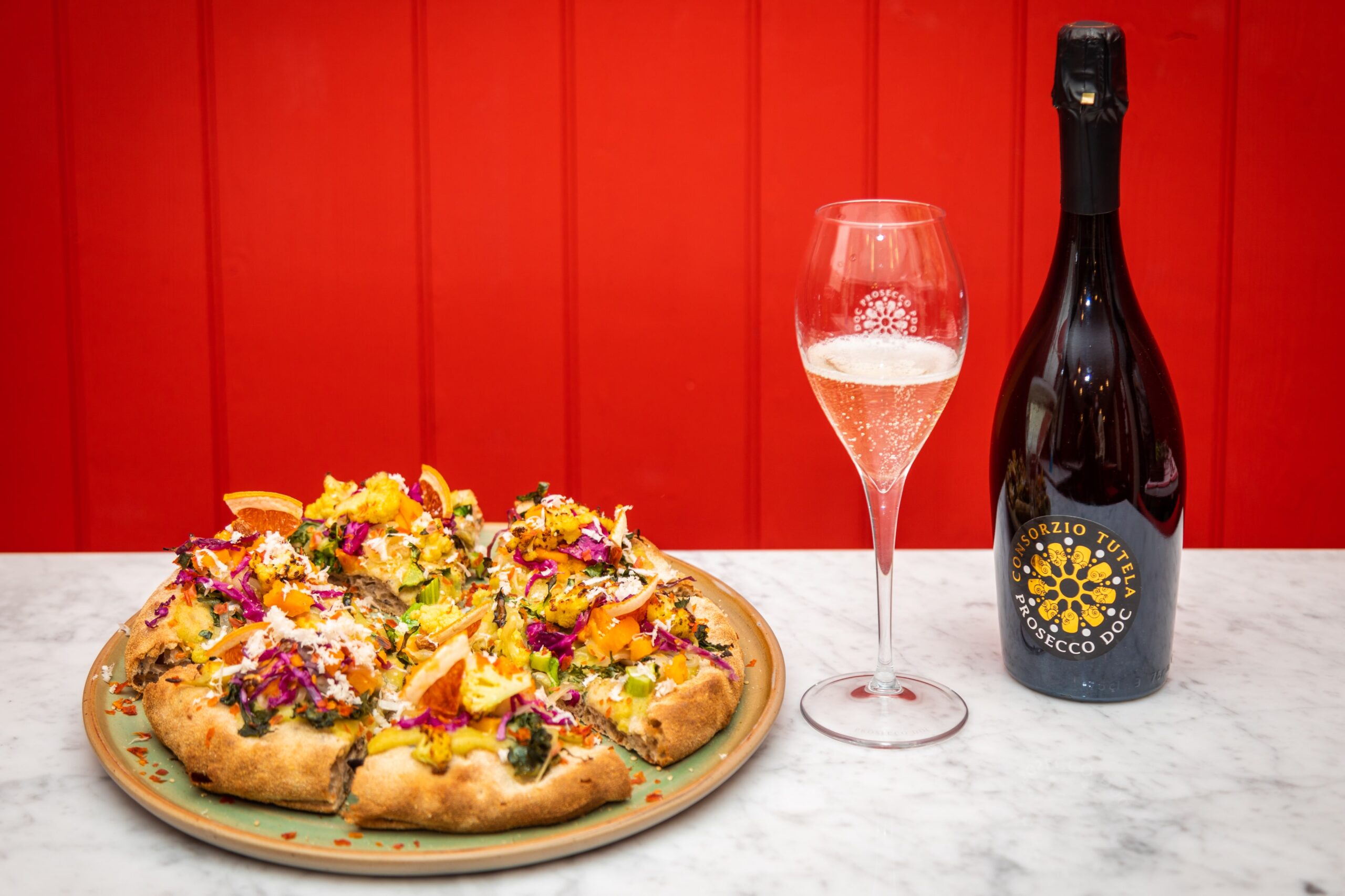 Prosecco Loves Pizza, the perfect union between the symbols of Italy ...